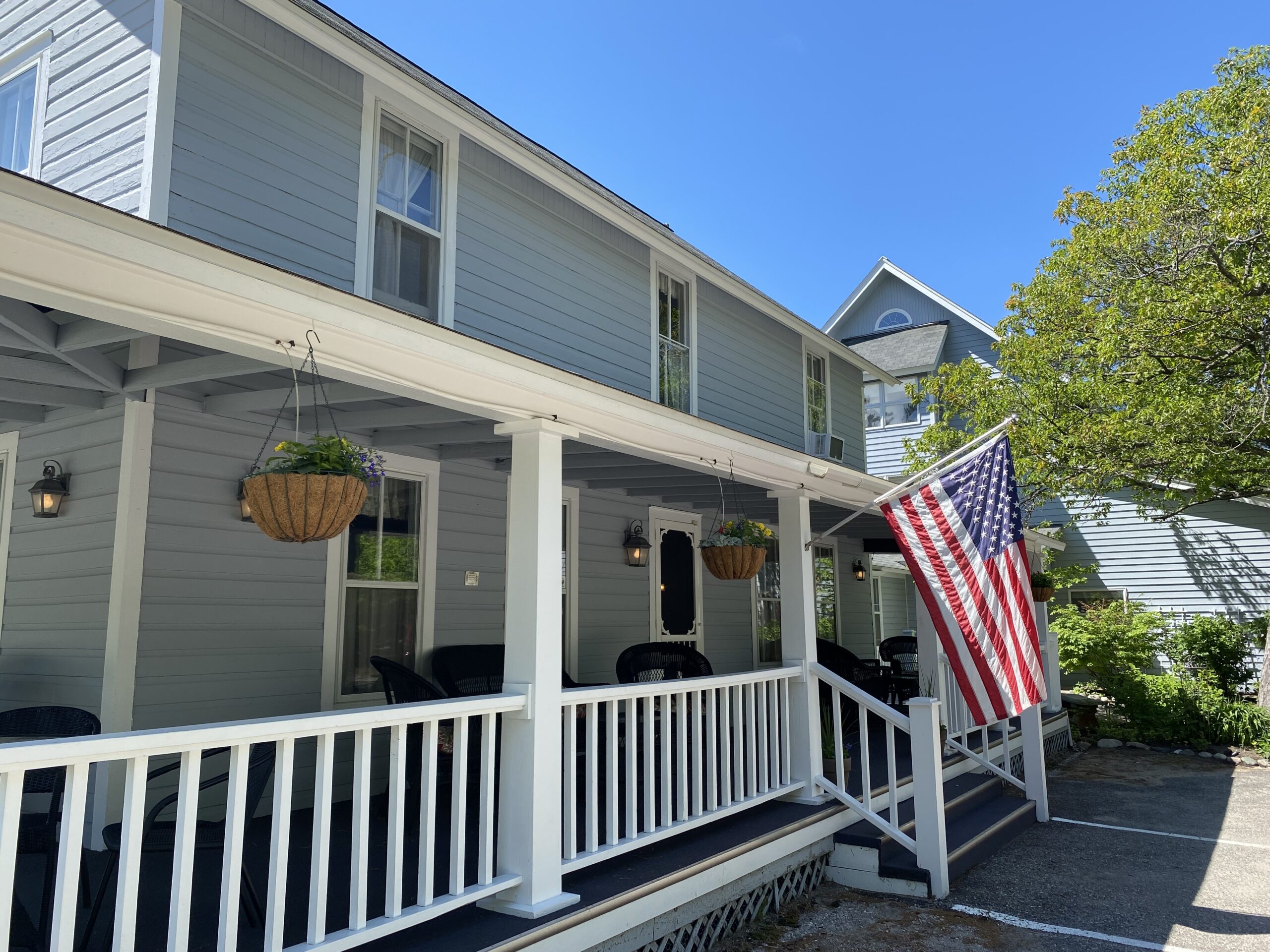 Sylvan Inn Bed and Breakfast - Beautifully Restored Glen Arbor Inn